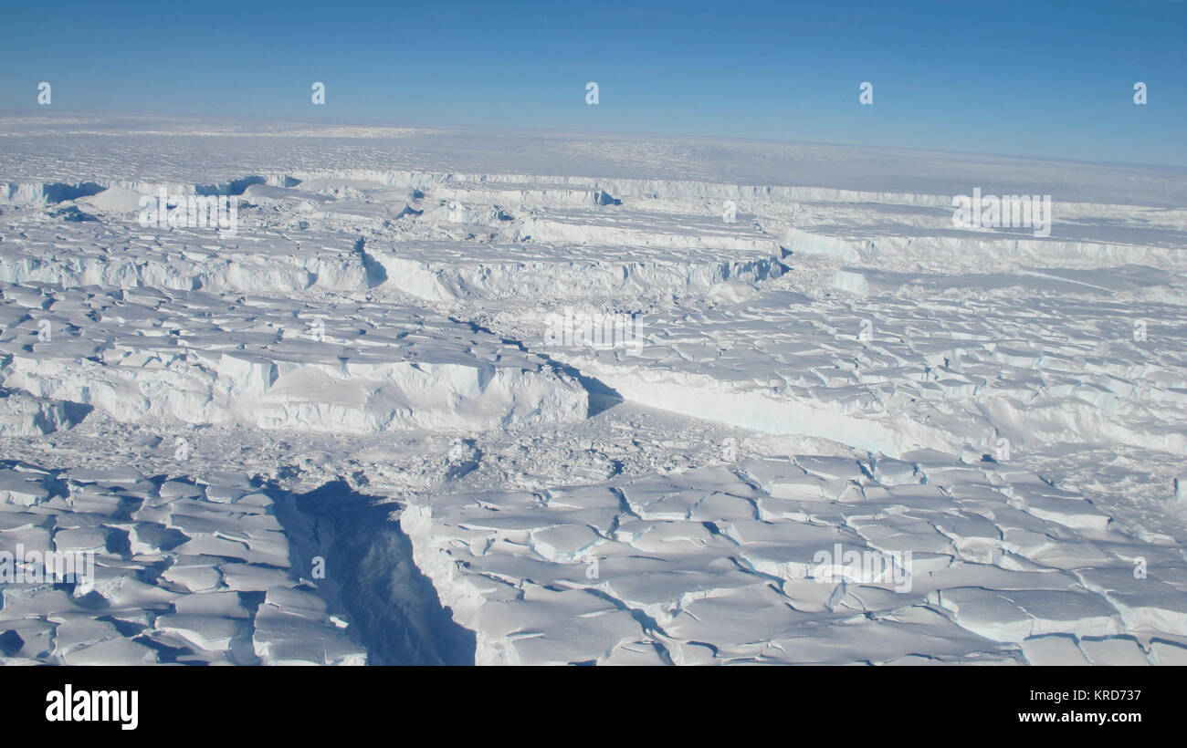 Crevassed Thwaites ice (8093677912 Stock Photo - Alamy
