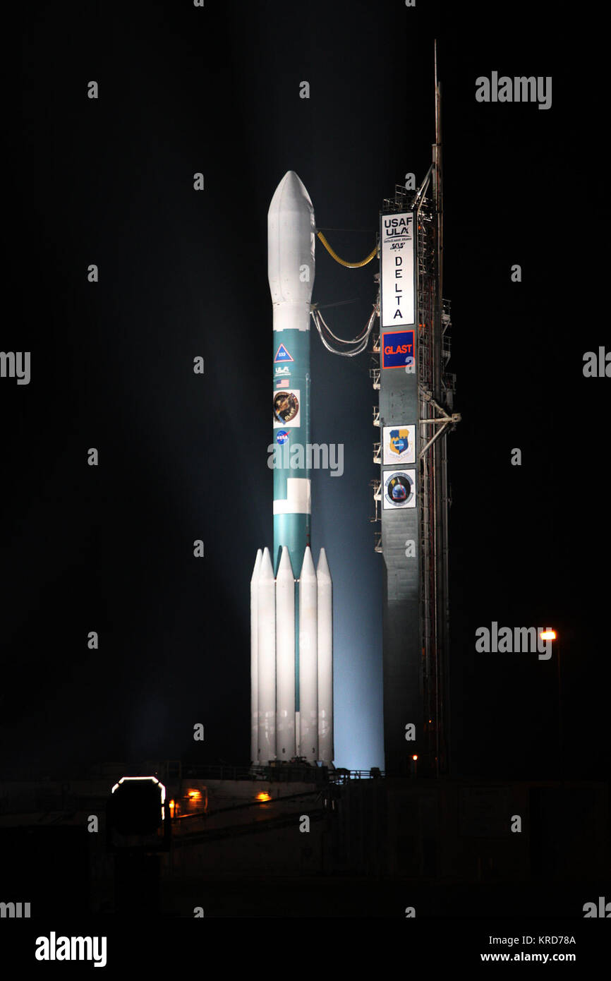 Delta II 7920 Heavy before launch with GLAST Stock Photo - Alamy