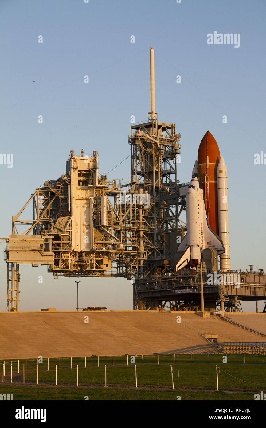 Endeavour sts 134 launch hi-res stock photography and images - Alamy