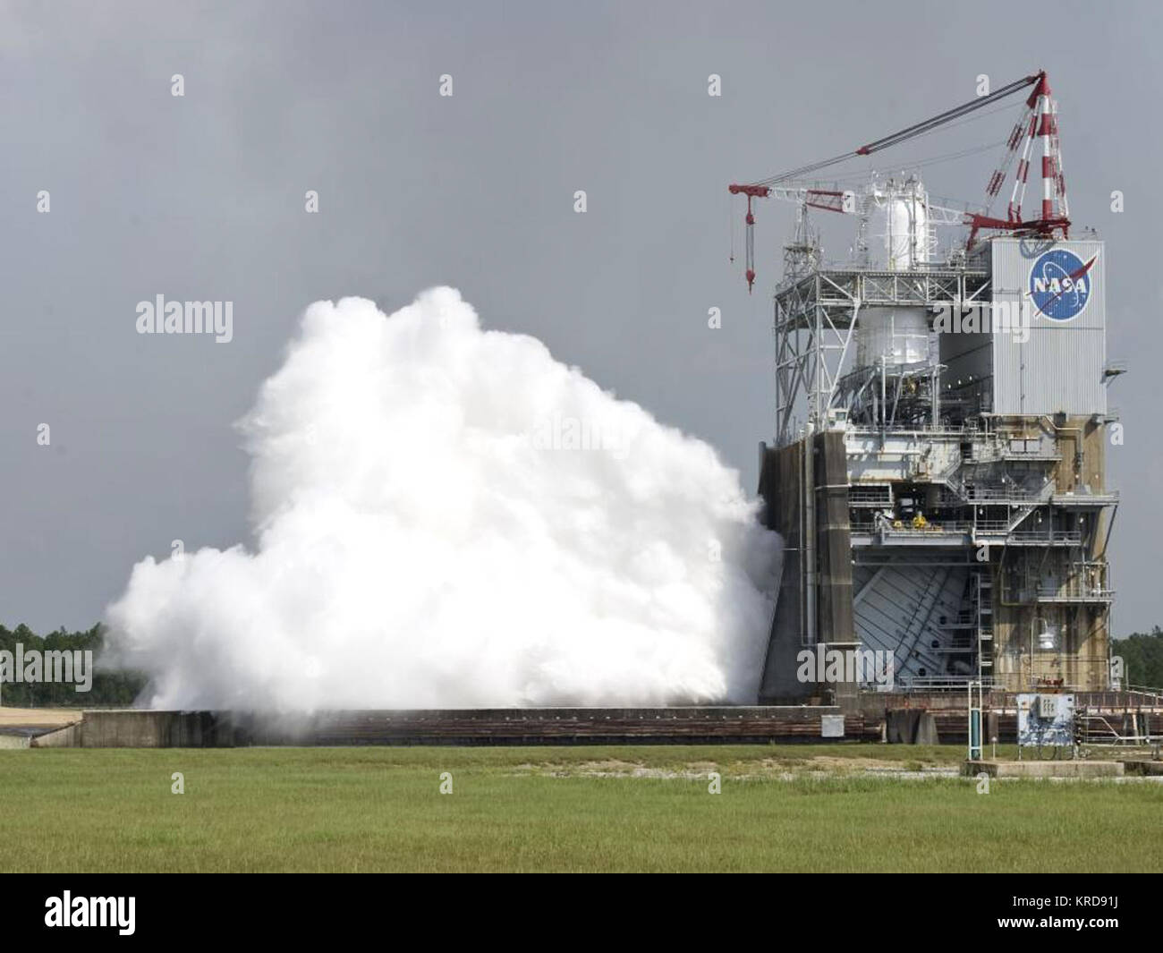 J2 engine hi-res stock photography and images - Alamy