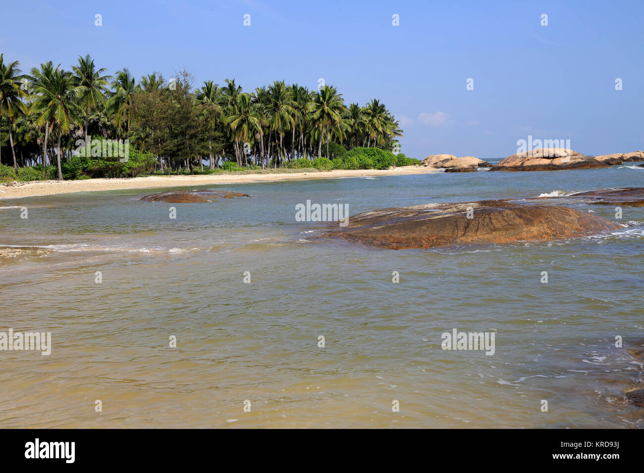 Ocean and sandy tropical beach at Pasikudah Bay, Eastern Province, Sri ...