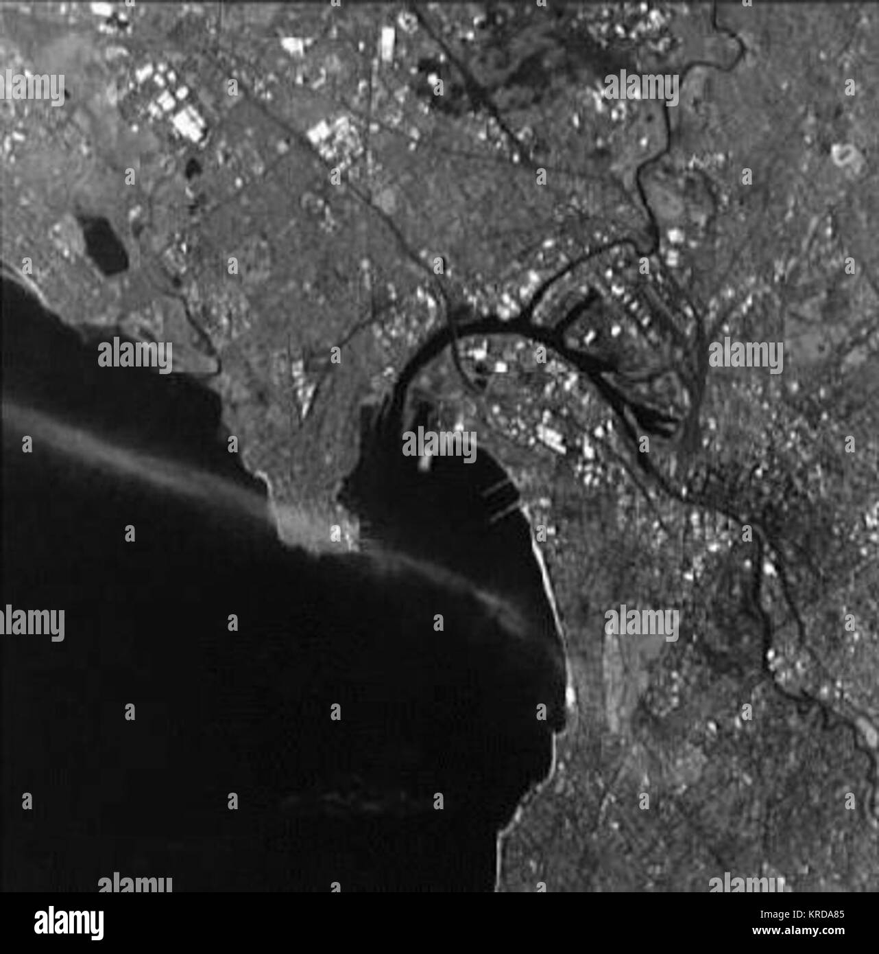 Melbourne Australia. STS05628E29014 HERCULES Nikon NASA F4 ESC April ...