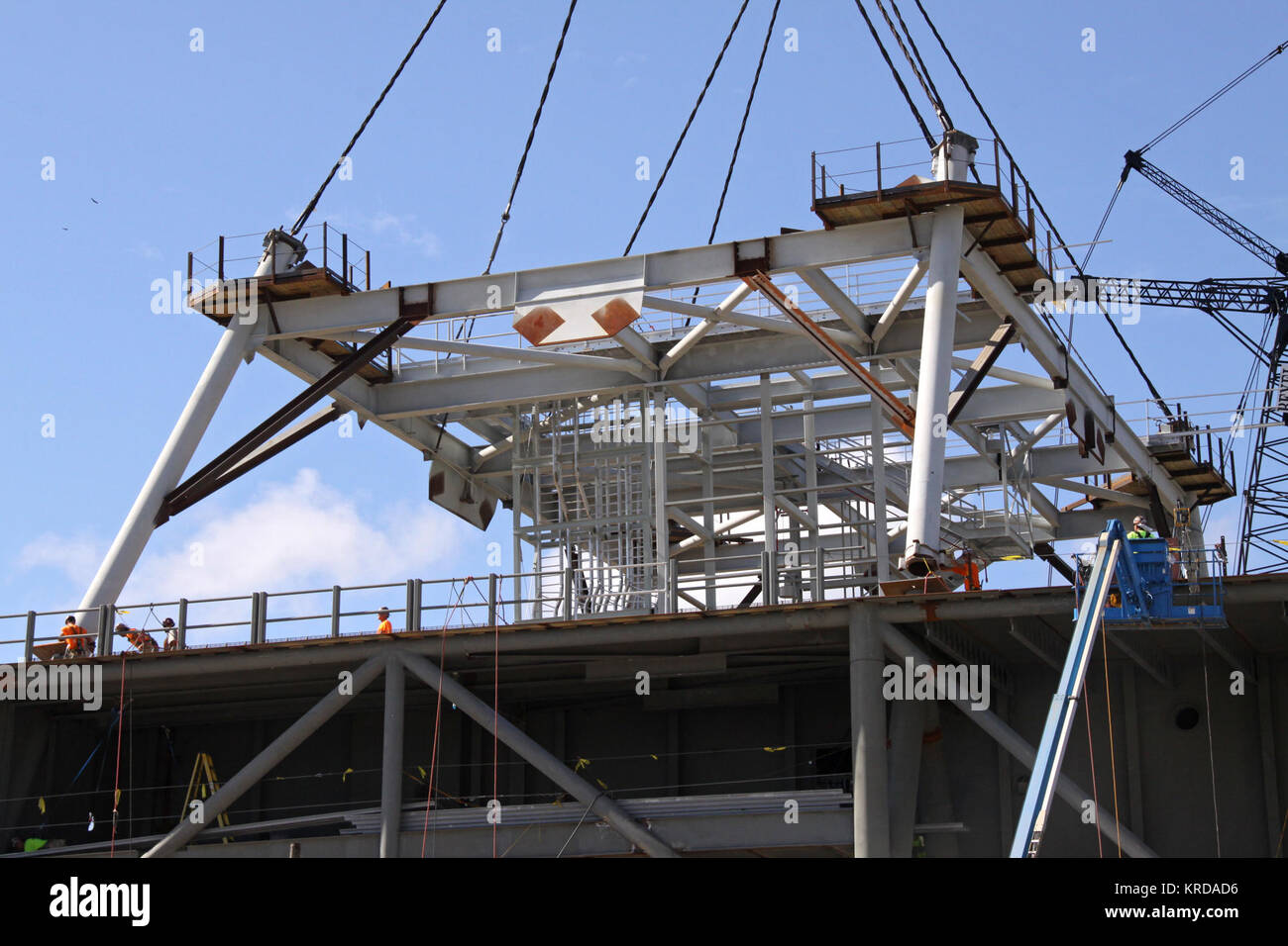 Mobile Launcher assembly 07 Stock Photo - Alamy