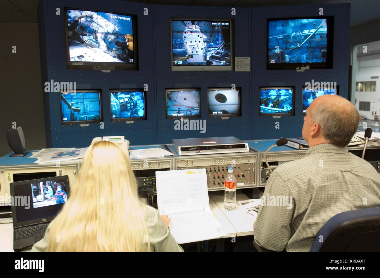 Neutral buoyancy laboratory hi-res stock photography and images - Alamy