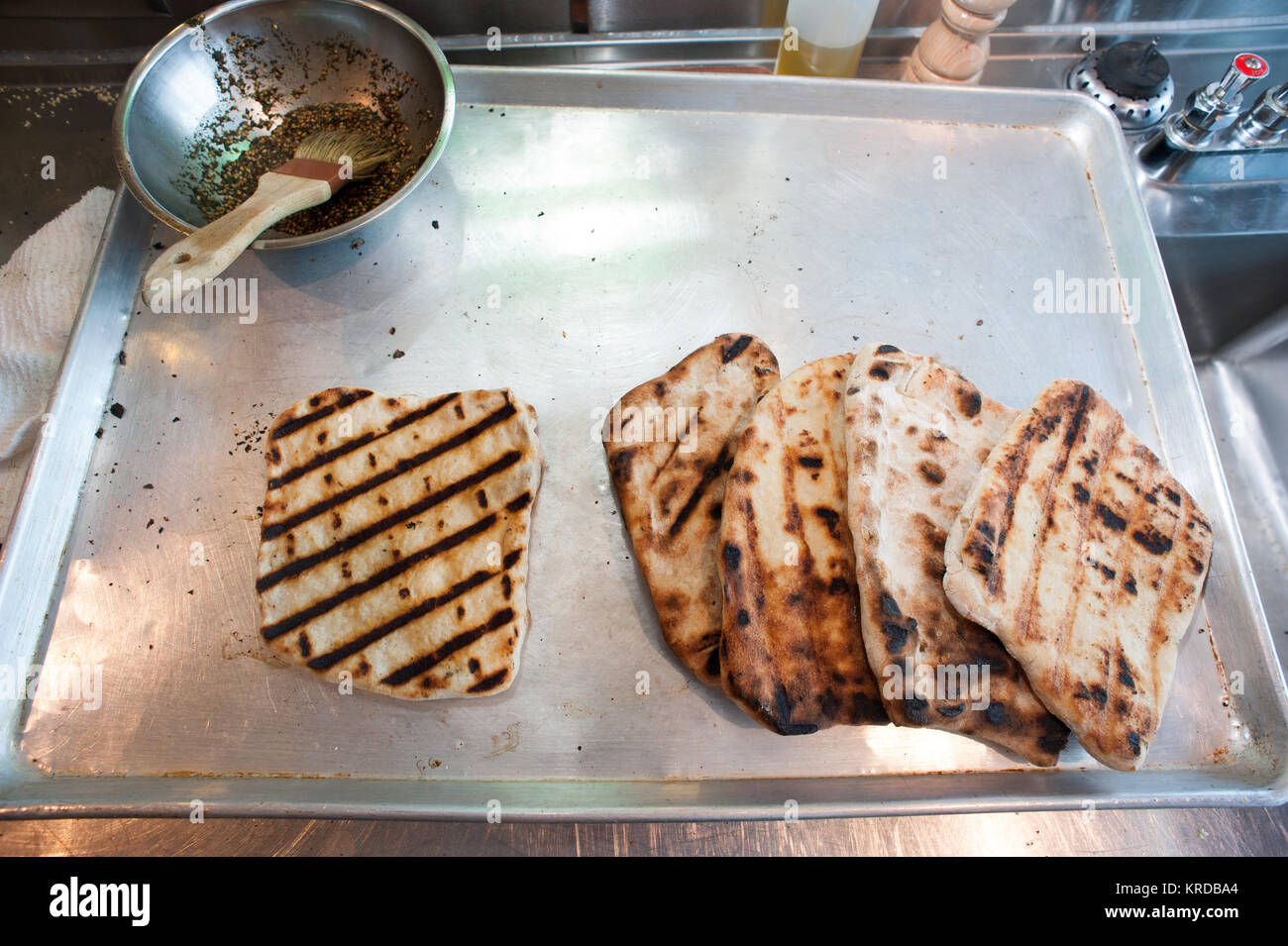 Garlic naan bread hi-res stock photography and images - Alamy