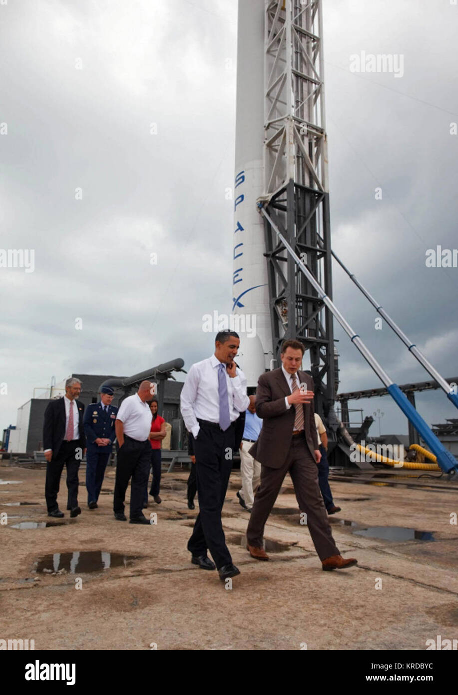 President Barack Obama tours SpaceX launch pad Stock Photo - Alamy