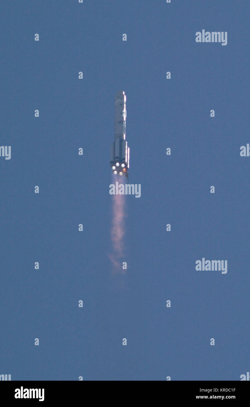 Proton rocket launch Stock Photo - Alamy