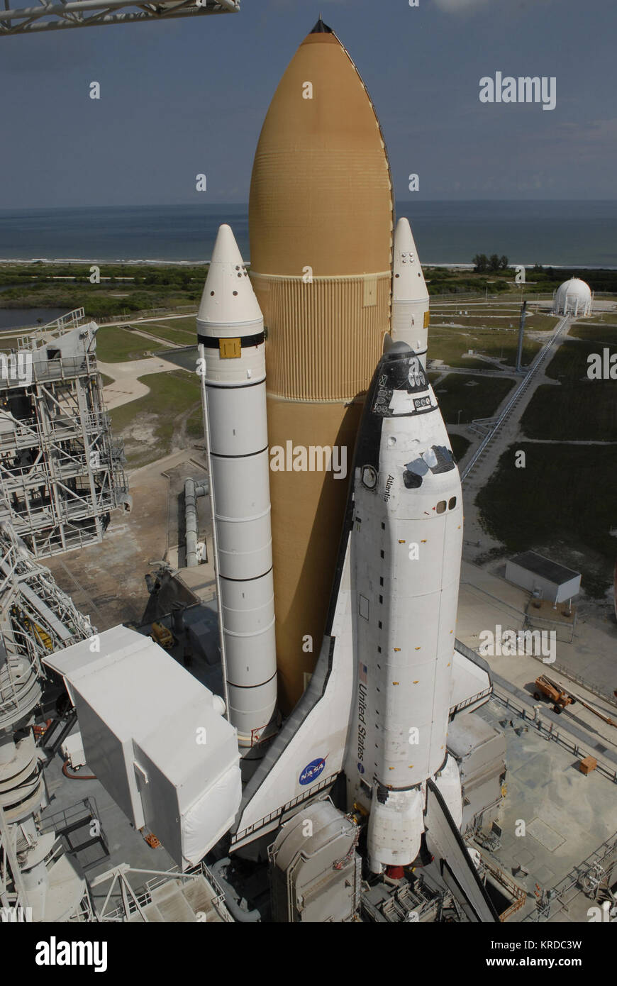 STS-129 Atlantis Launch Pad 39A Rollout 6 Stock Photo - Alamy