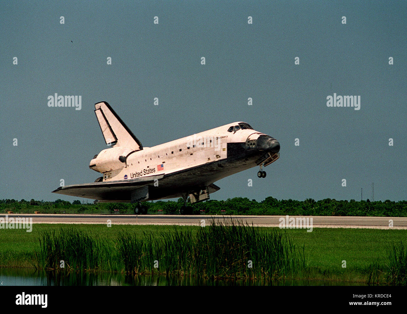 Sts 105 hi-res stock photography and images - Alamy