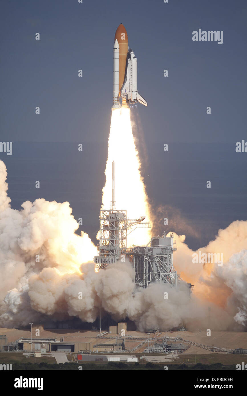 STS-129 Atlantis Launch 8 Stock Photo - Alamy