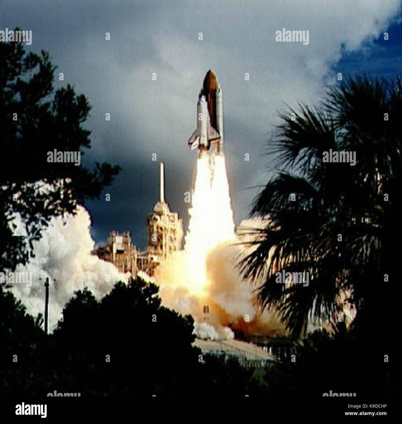 Sts 57 hi-res stock photography and images - Alamy