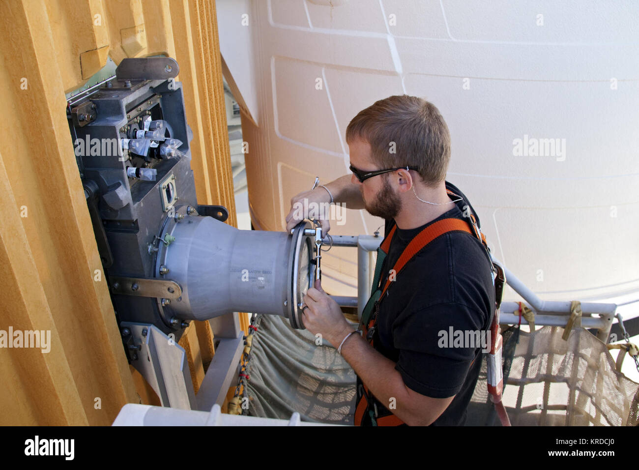 STS 133 GUCP Quick Disconnect removal Stock Photo - Alamy