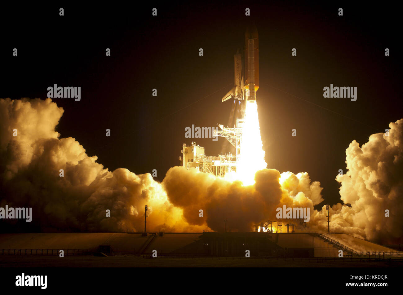 STS-128 Launch 03 Stock Photo - Alamy
