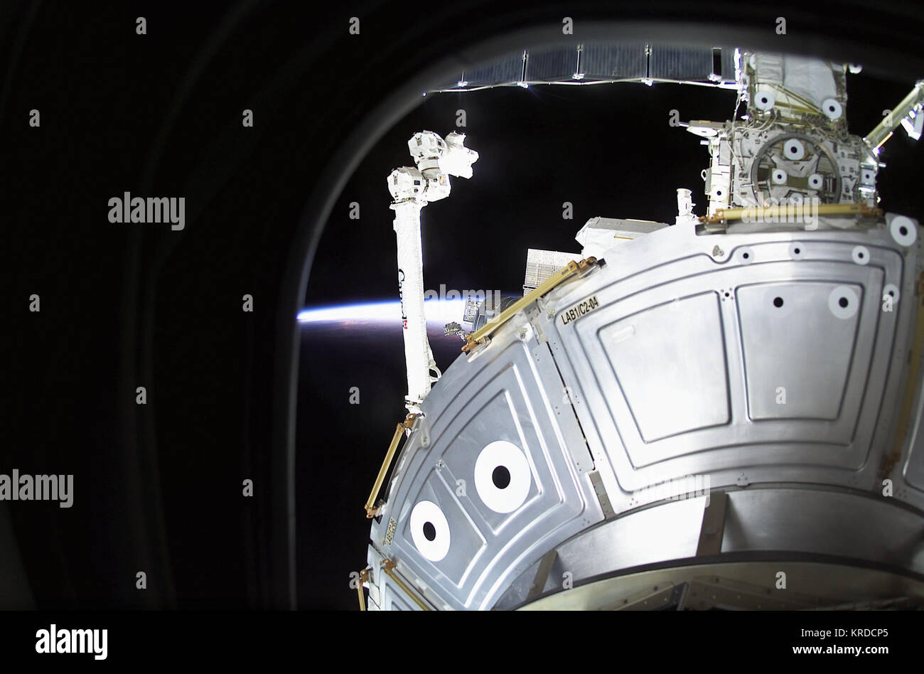 STS 105 SSRMS Stock Photo - Alamy