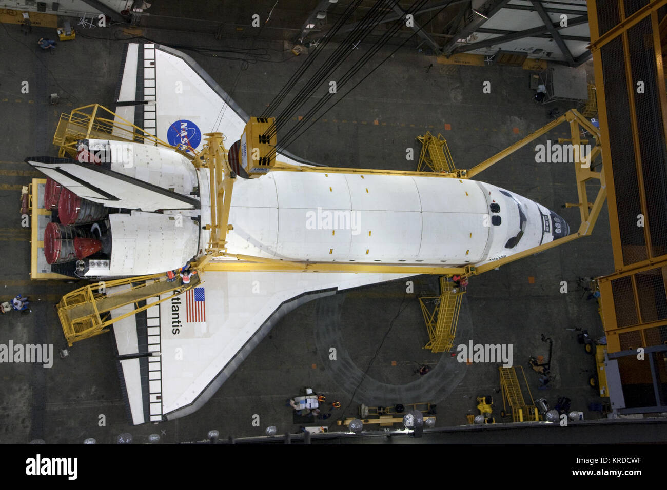 STS-135 Overhead View of Atlantis inside VAB Stock Photo - Alamy