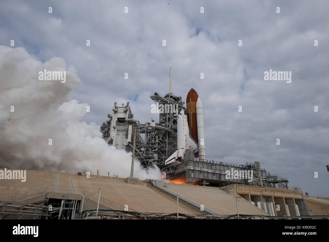 STS-134 launch 79 Stock Photo - Alamy