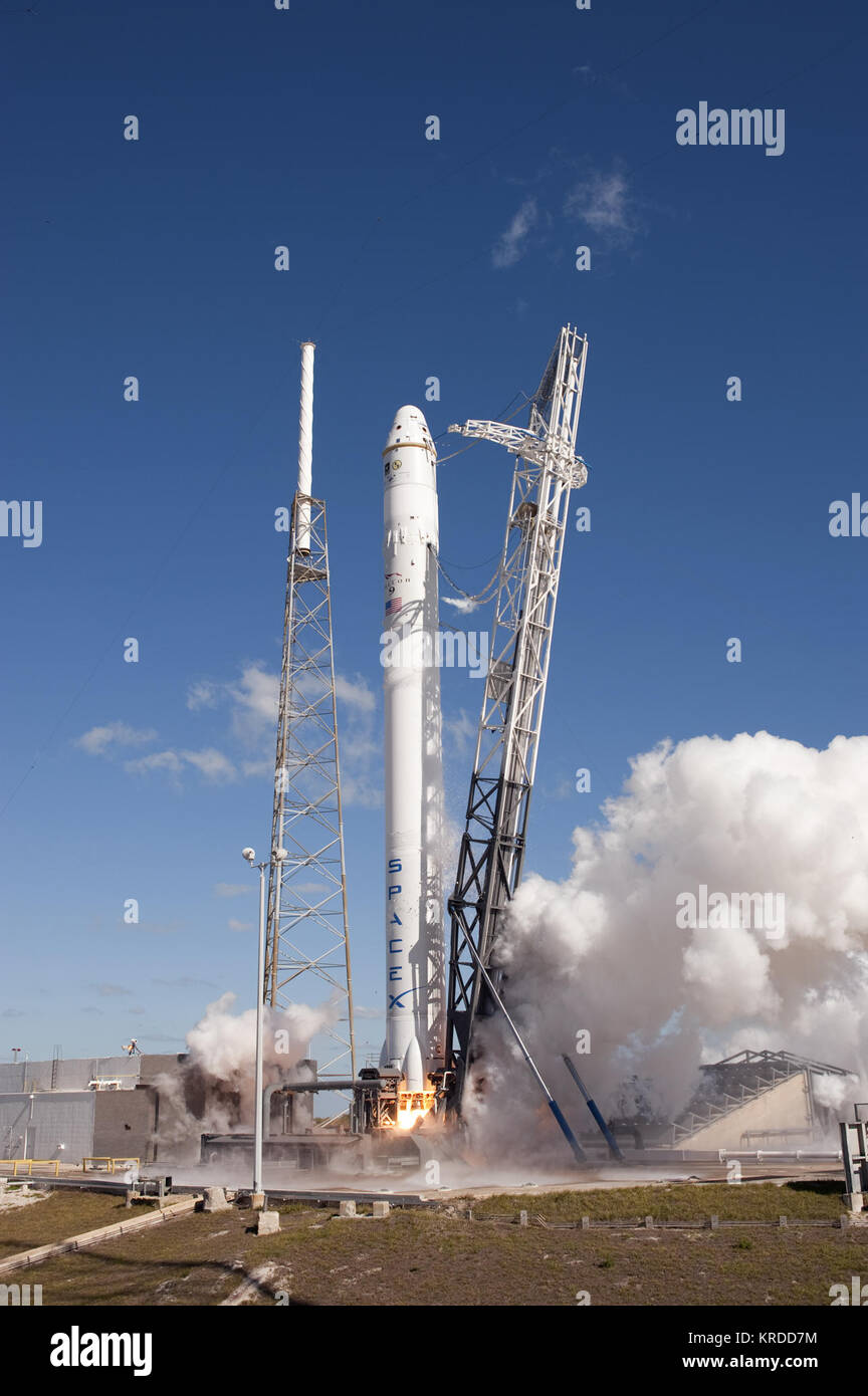 SpaceX Falcon 9 with Dragon OTS Demo 1 during static fire test Stock ...