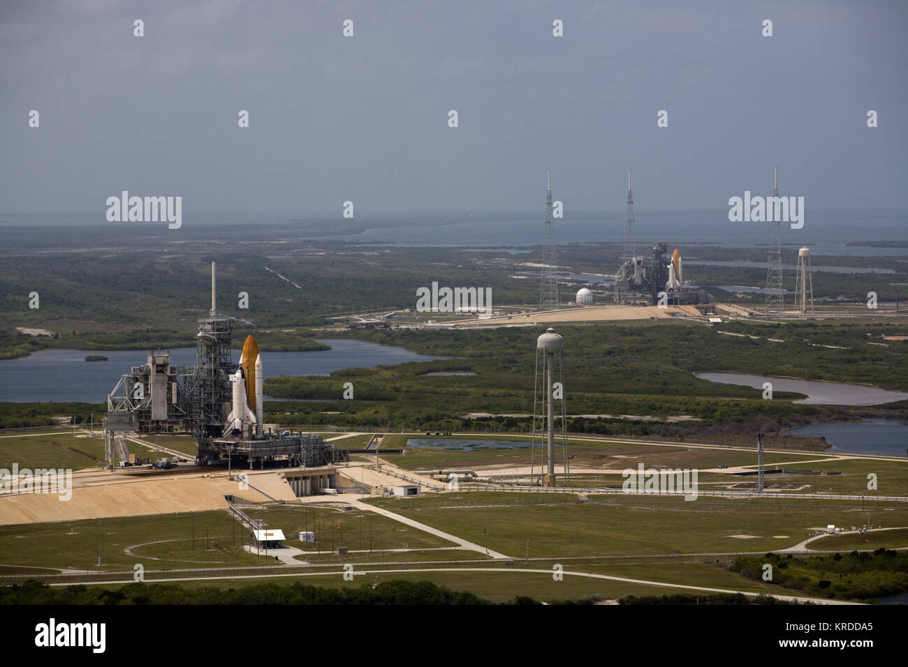Space shuttles Atlantis (STS-125) and Endeavour (STS-400) on launch ...