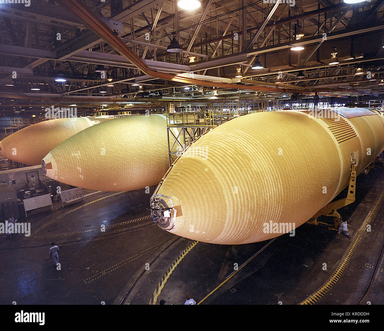 Light Weight External Tank 5,6,& 7 in Final Assembly, FIG. 139B-(MIX ...