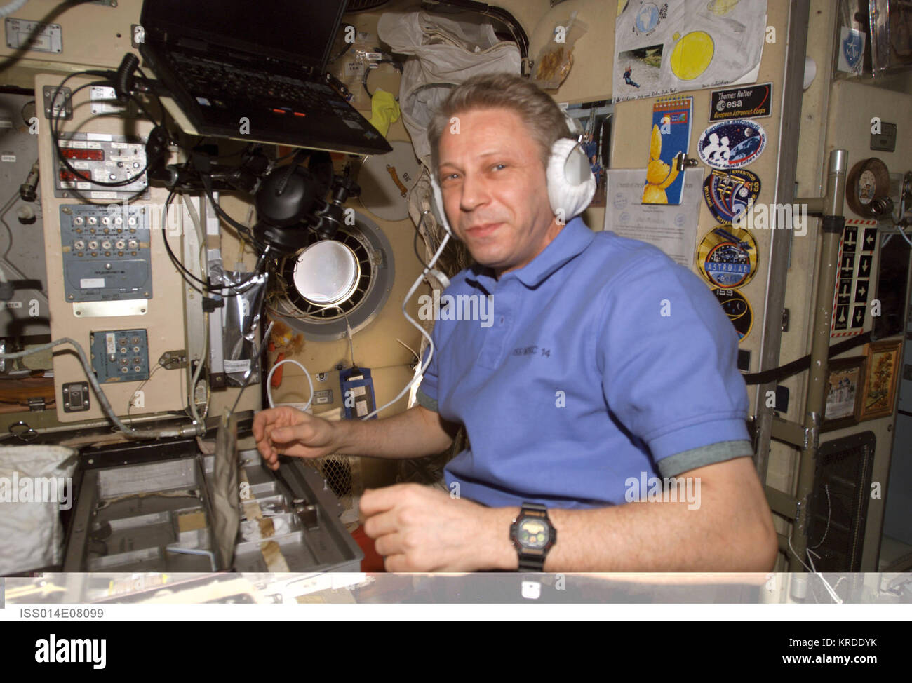 Thomas Reiter ISS014-E-08099 (22 Nov. 2006 Stock Photo - Alamy