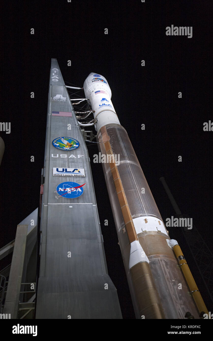 Atlas V (401) begins rolling back to VIF from Launch Pad 41 Stock Photo ...