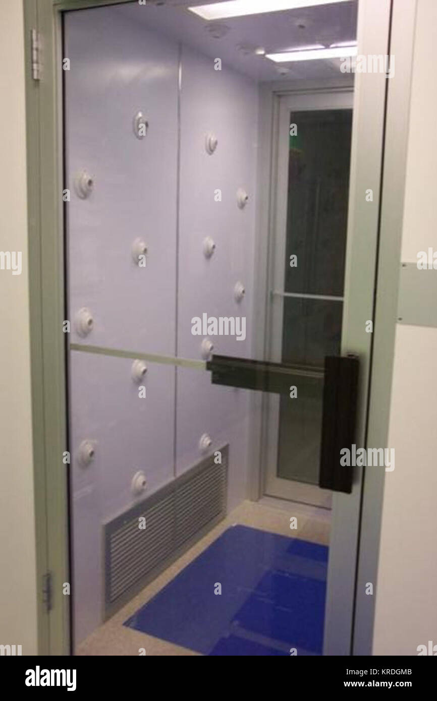 Cleanroom air shower Stock Photo - Alamy