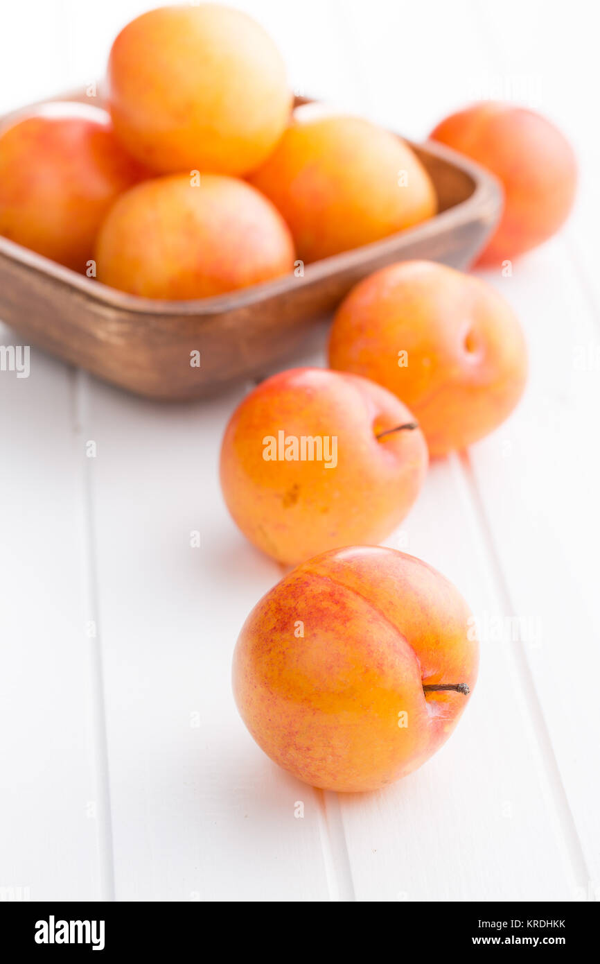 Fresh yellow plums Stock Photo - Alamy