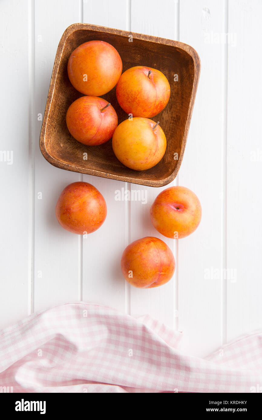 Fresh yellow plums Stock Photo - Alamy