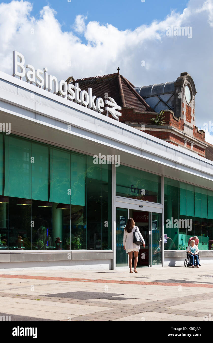 Basingstoke station entrance hi-res stock photography and images - Alamy