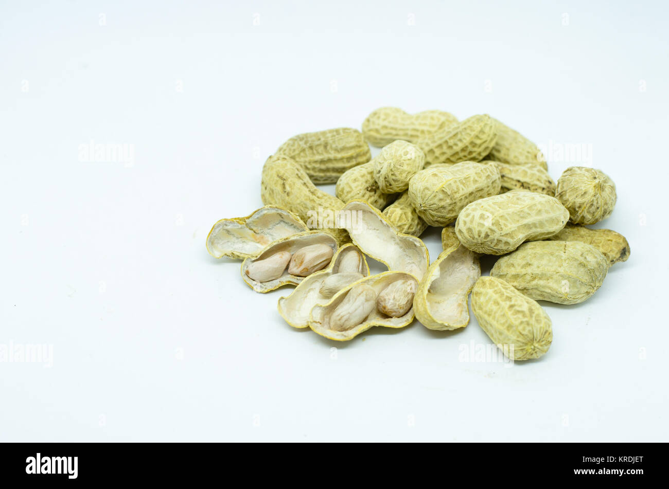 groundnut isolated on white background. peanut isolated on white Stock ...