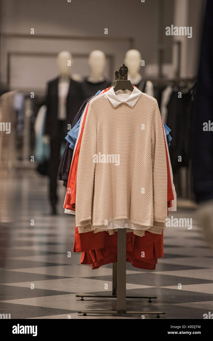 Racks of clothing store hi-res stock photography and images - Alamy