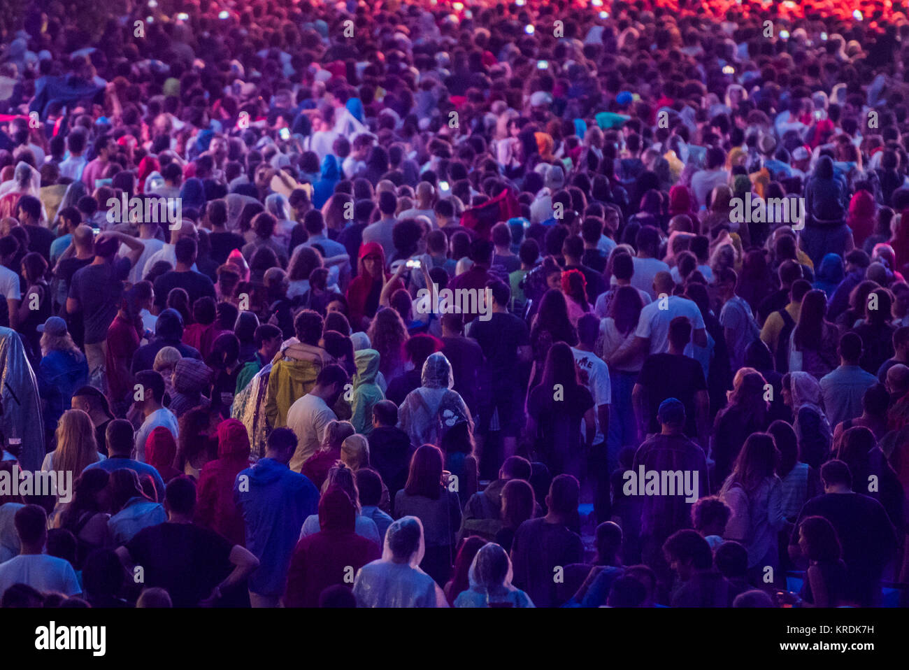 People crowd at a concert Stock Photo - Alamy