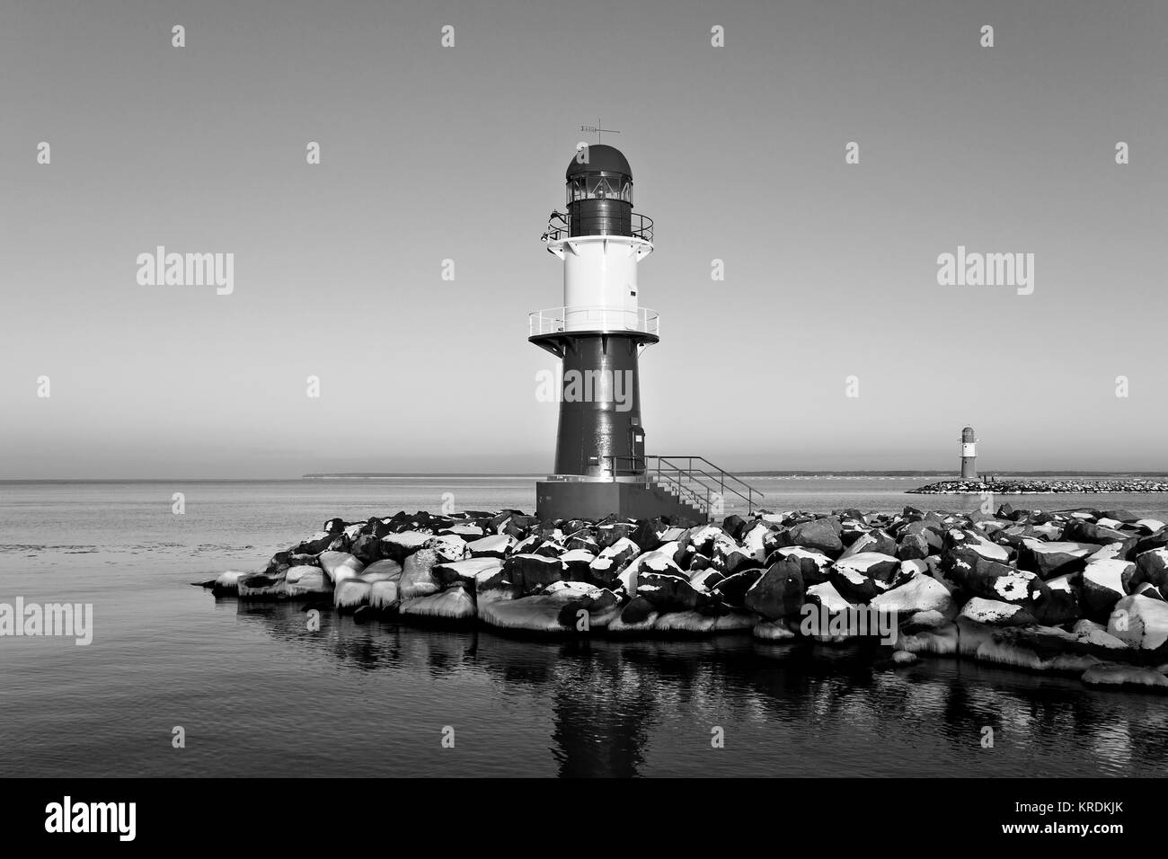 Die Mole in Warnemünde Stock Photo - Alamy