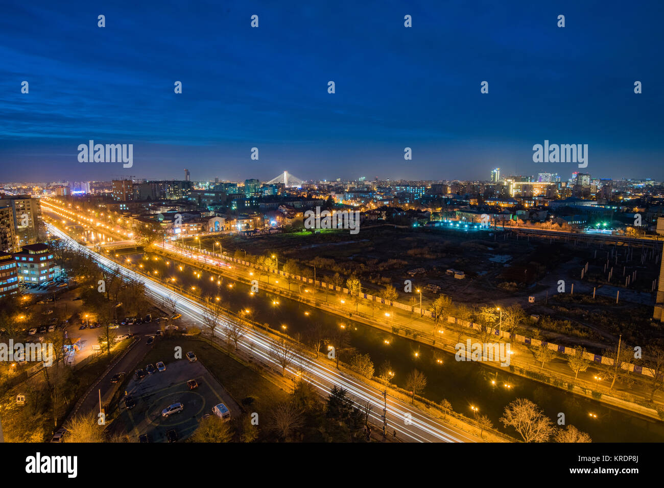 Urban nightscene hi-res stock photography and images - Alamy