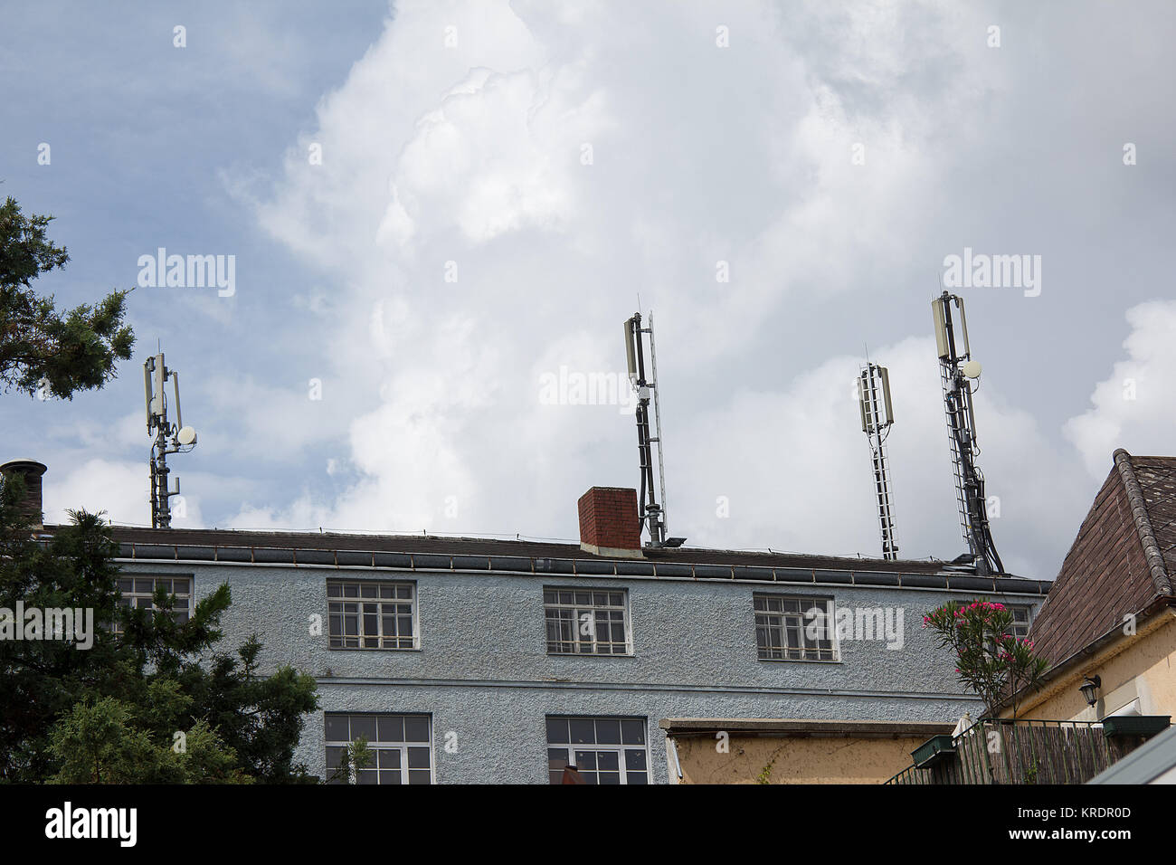 Cellphone towers hi-res stock photography and images - Alamy