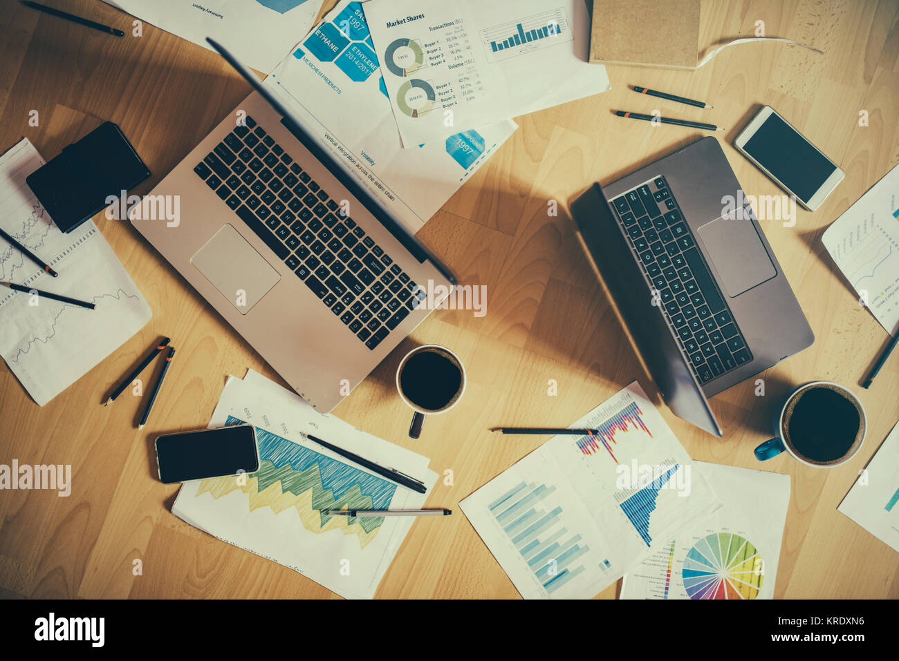 Smart phones and laptops hi-res stock photography and images - Alamy