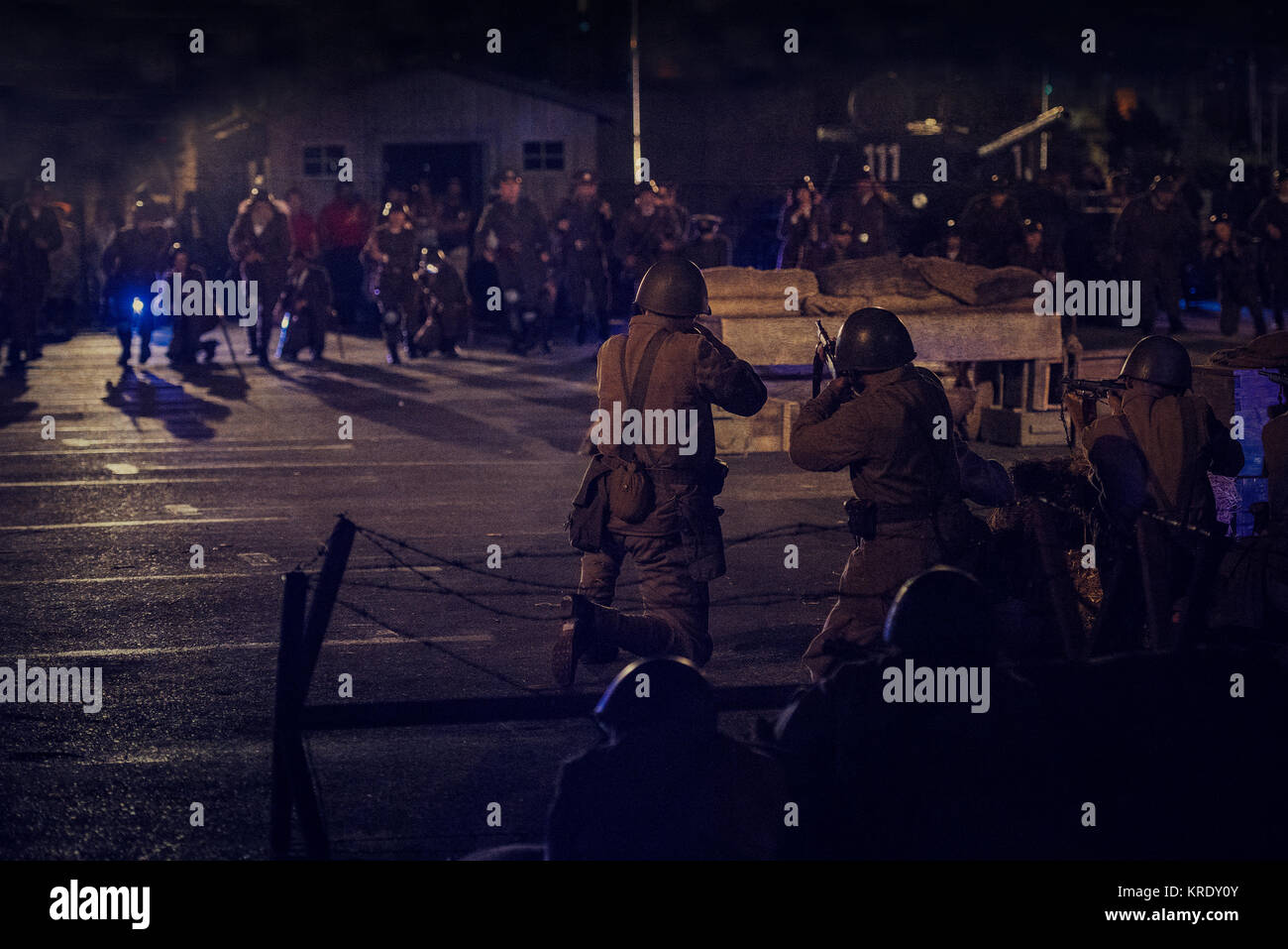 Soldiers in battle Stock Photo - Alamy