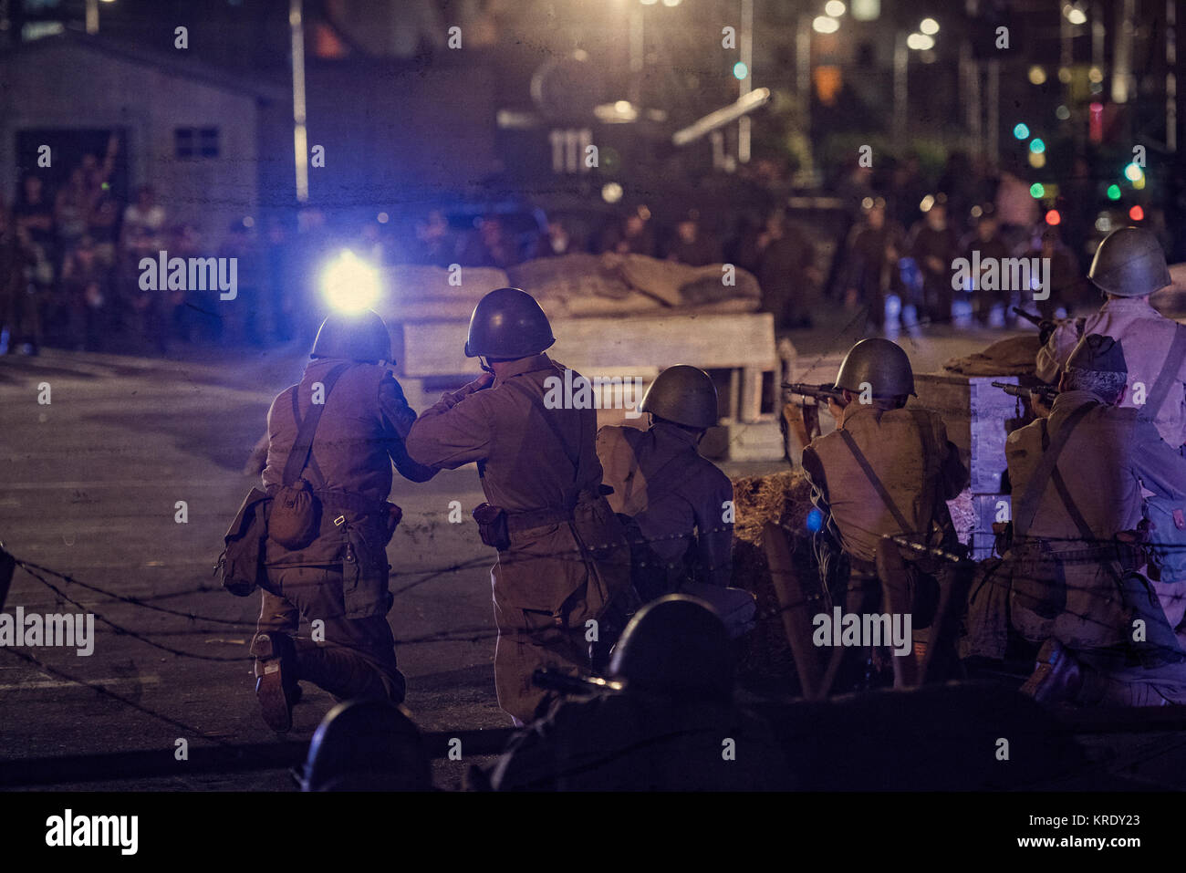 Soldiers in battle Stock Photo - Alamy