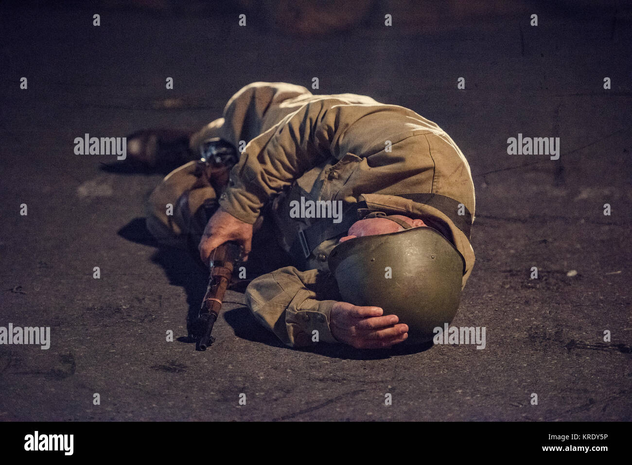 Dead soldiers on battlefield ww1 hi-res stock photography and images ...