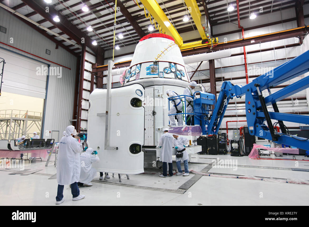 Dragon installation hi-res stock photography and images - Alamy