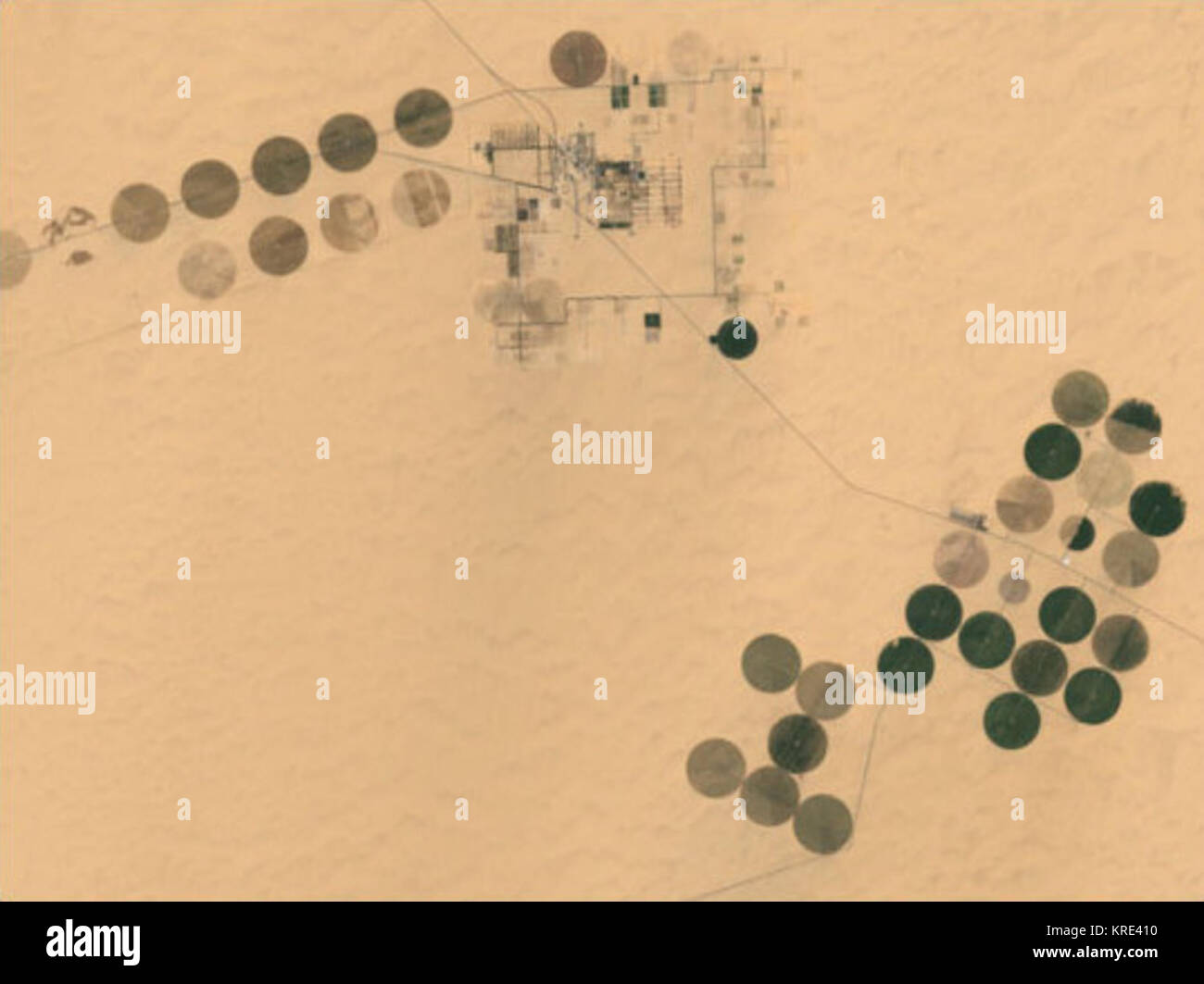 Irrigation in the Heart of the Sahara Stock Photo - Alamy