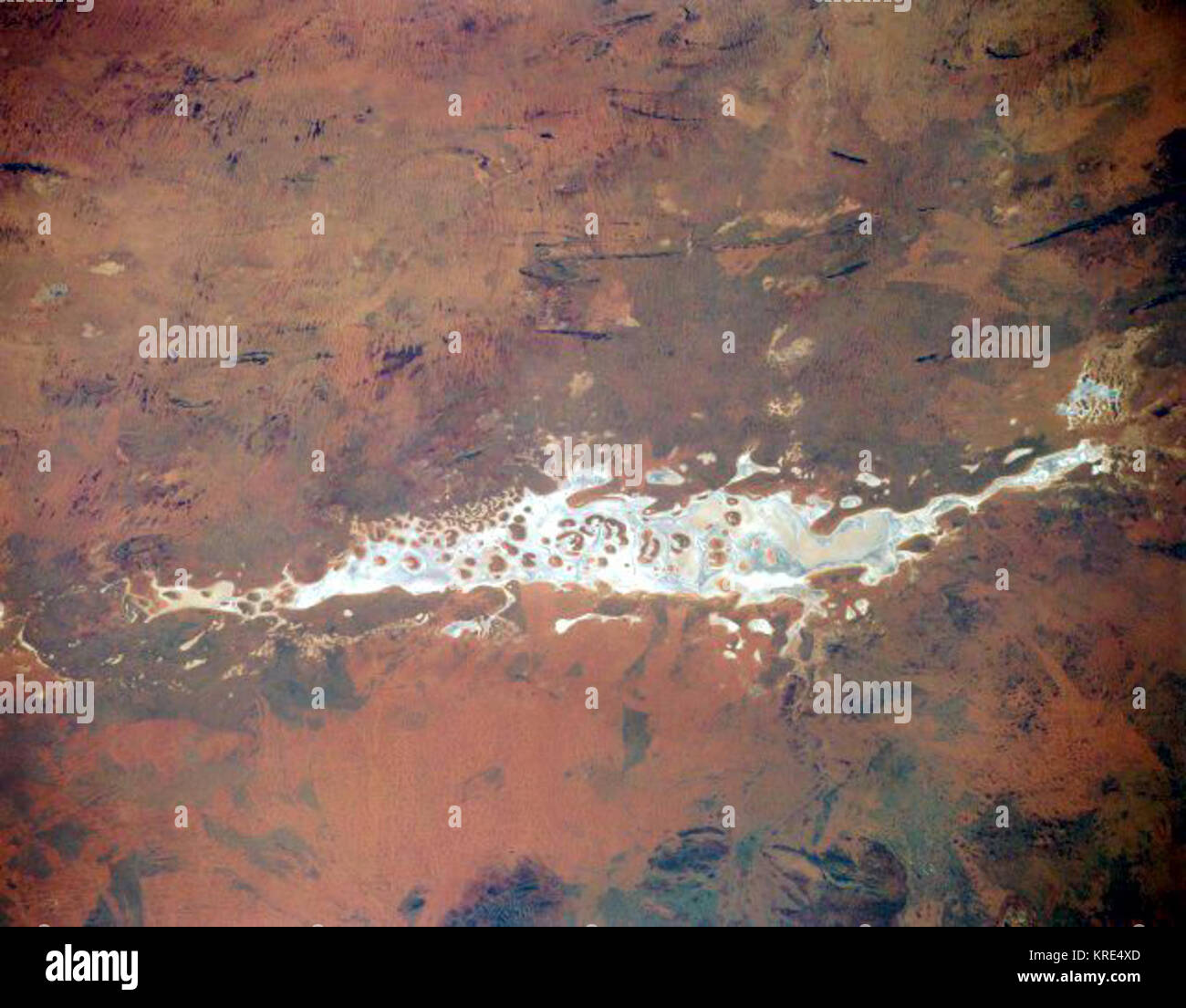 Lake amadeus hi-res stock photography and images - Alamy