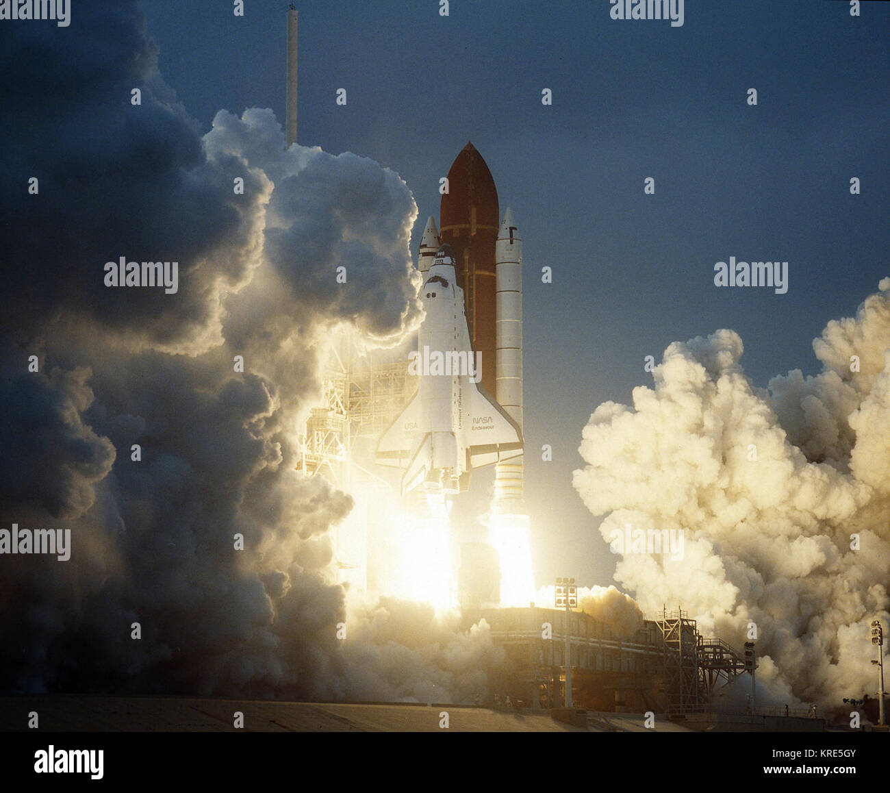 STS-49 ENDEAVOUR LAUNCH 1992 s49 Liftoff 1 Stock Photo - Alamy