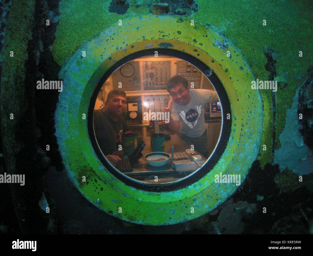 NEEMO 10 Wakata and Landucci inside Aquarius Stock Photo - Alamy