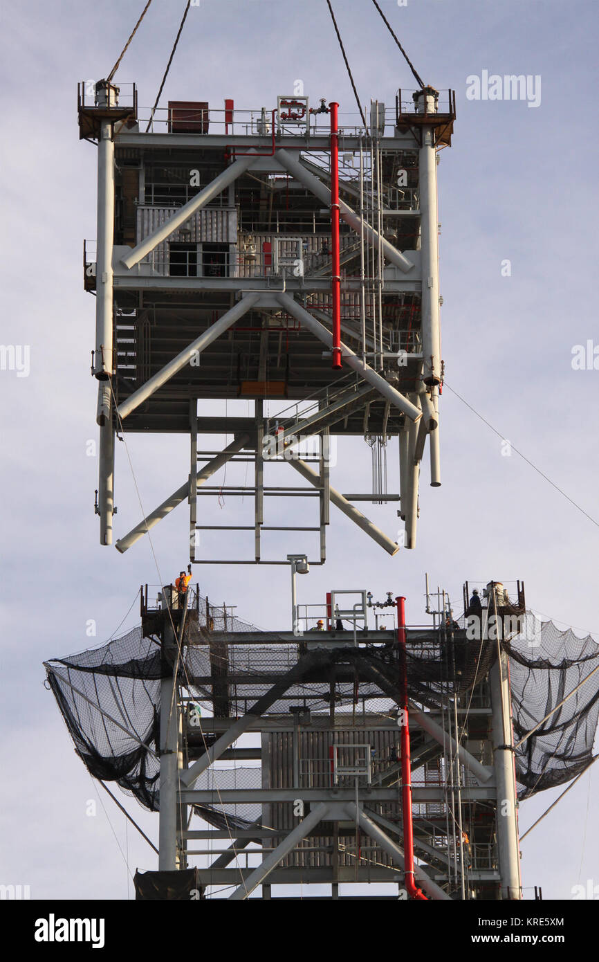 Mobile Launcher assembly 11 Stock Photo - Alamy