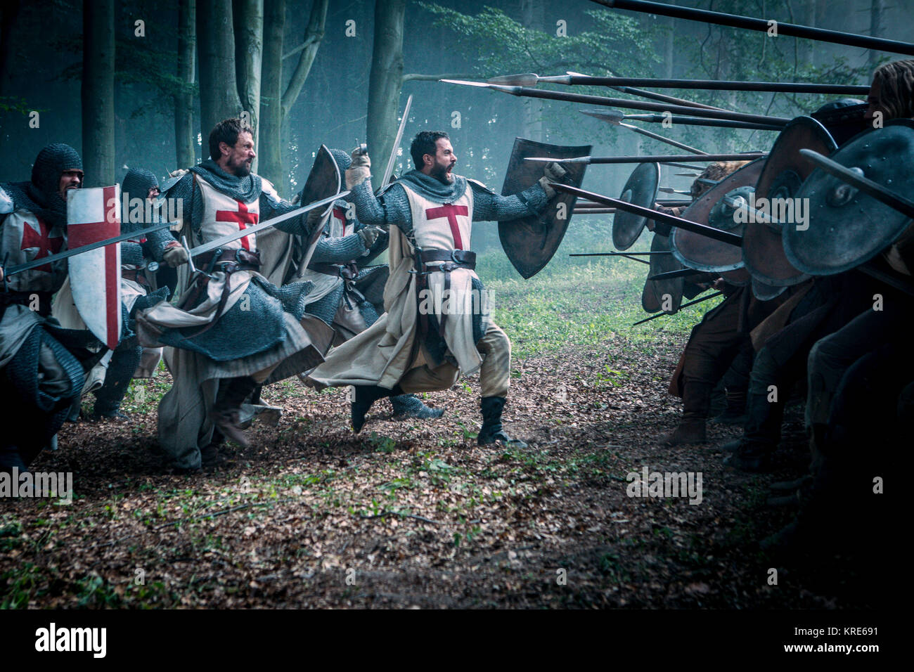 KNIGHTFALL, center: Tom Cullen, (Season 1, aired December 6, 2017 ...