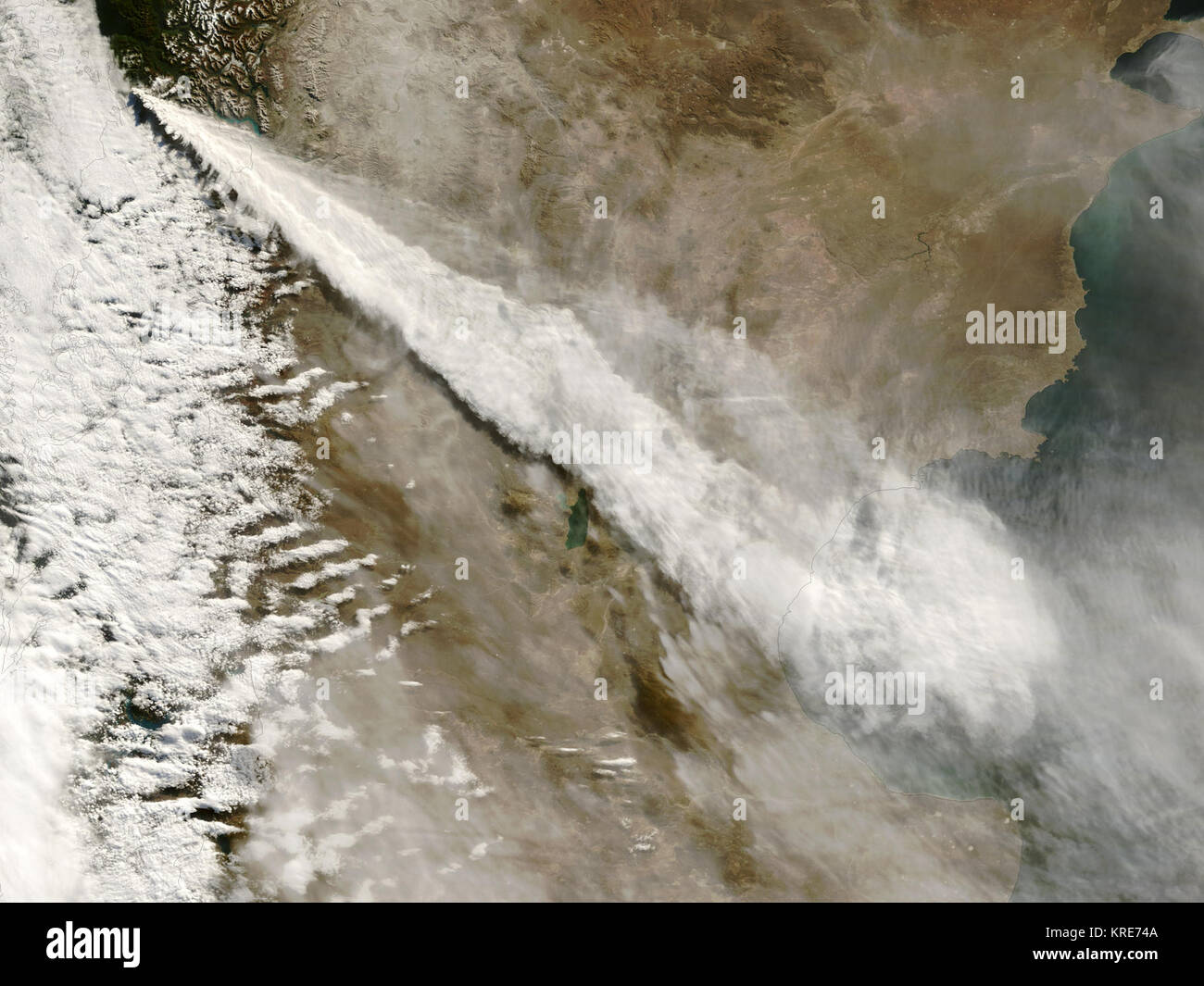 Plume from eruption of Chaiten volcano, Chile Stock Photo - Alamy