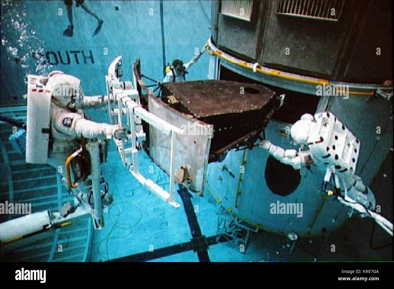 Hubble repair hi-res stock photography and images - Alamy