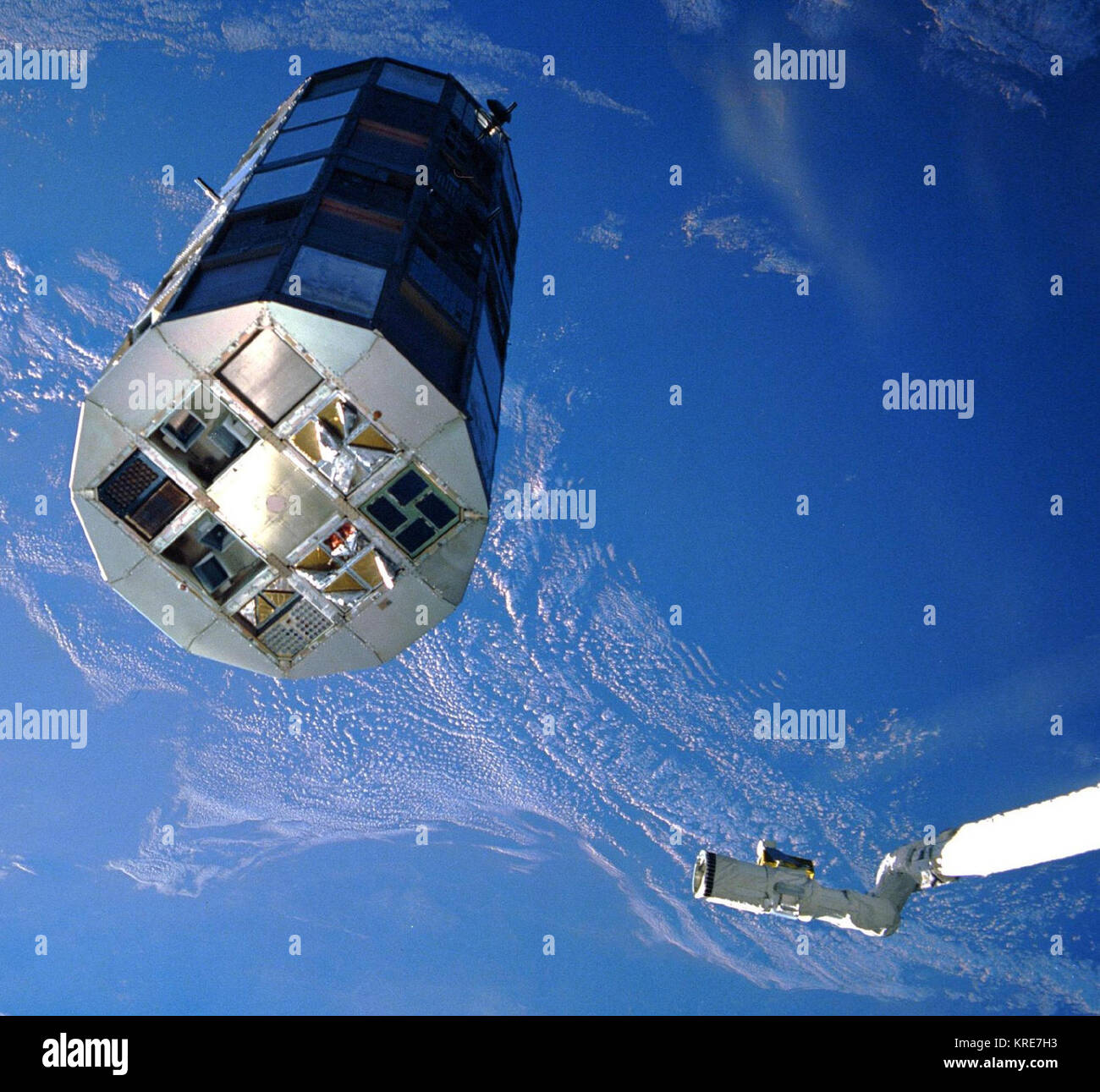 Sts 32 mission hi-res stock photography and images - Alamy