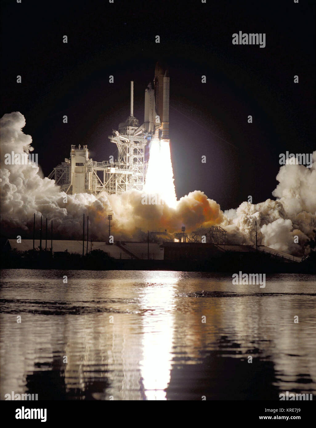 STS-101 lifts off from Kennedy Space Center Stock Photo - Alamy